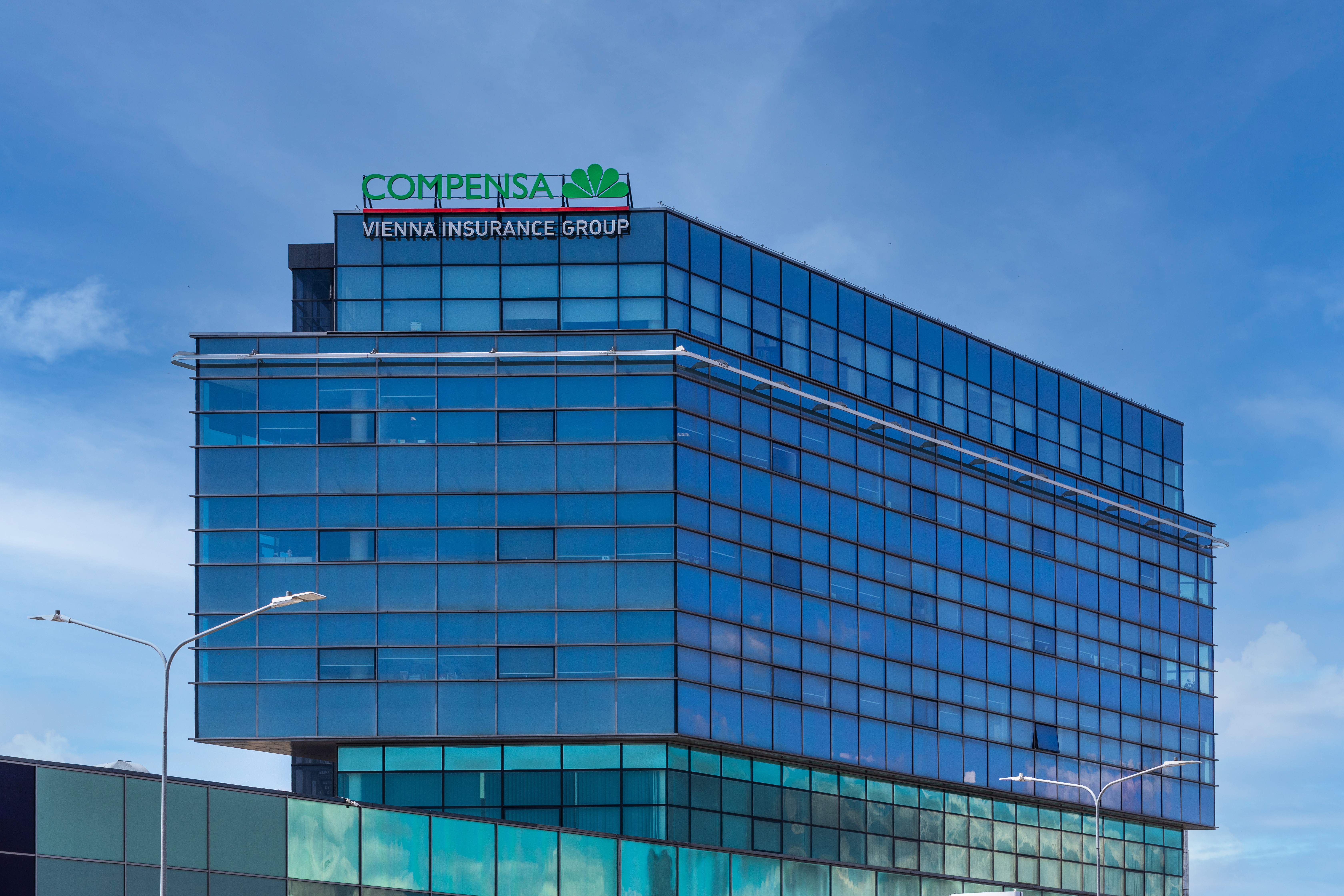 „Compensa“ prekės ženklą atstovaujančios bendrovės išlaiko aukštus ...